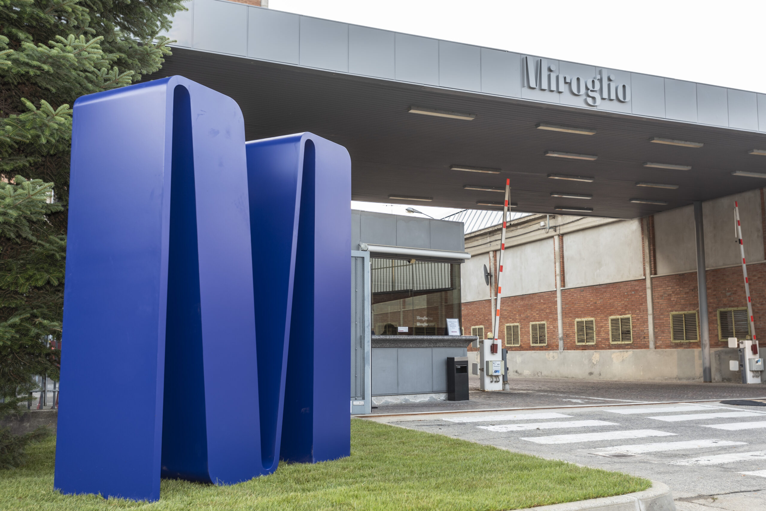 Trussardi entra a far parte del Gruppo Miroglio - Miroglio Group ...